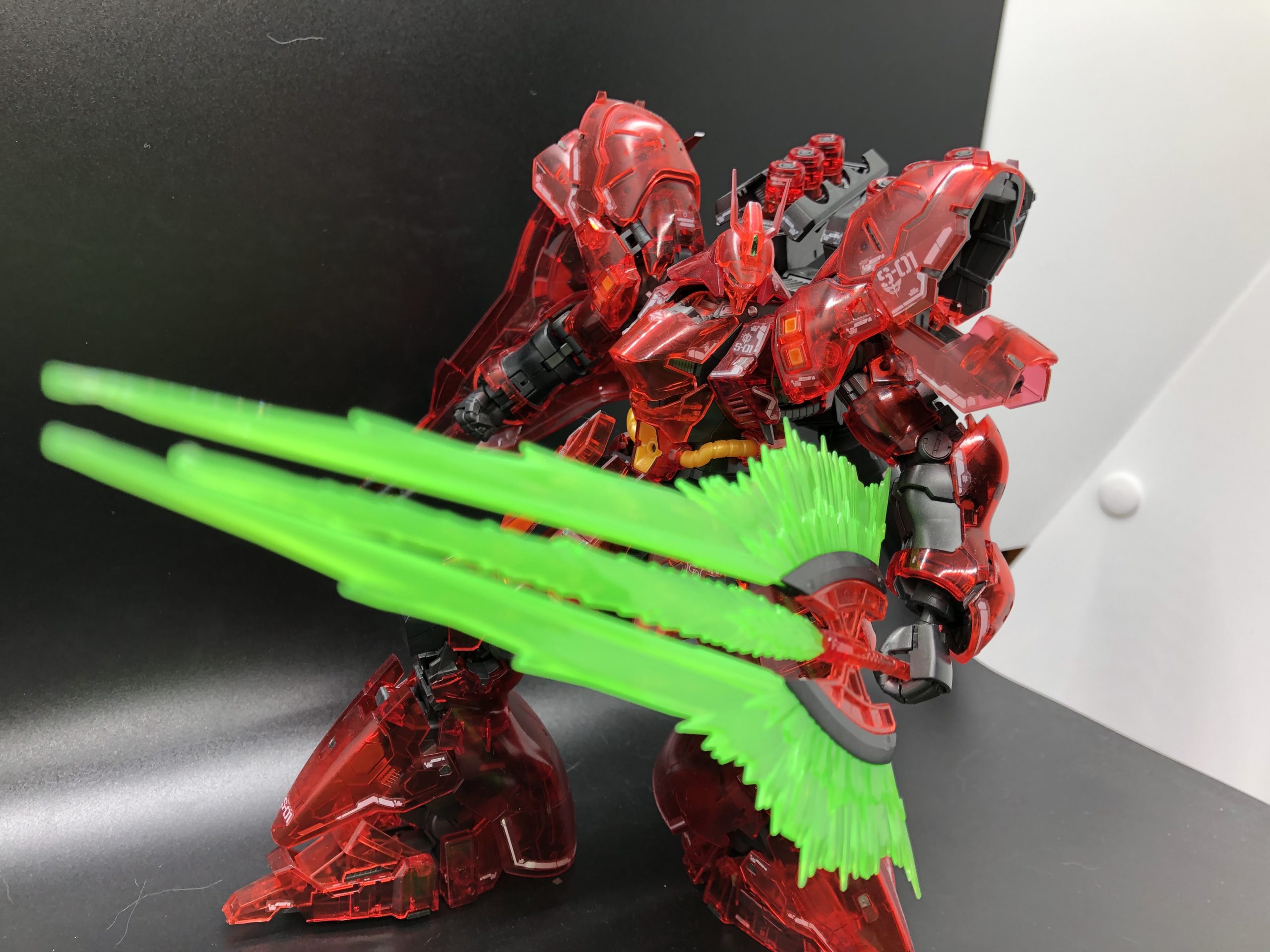 Gunpla review: RG Sazabi | Goonhammer