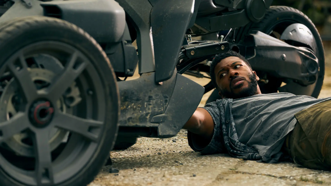 Amazon’s The Peripheral: This Meeting Could Have Been An Email | Goonhammer