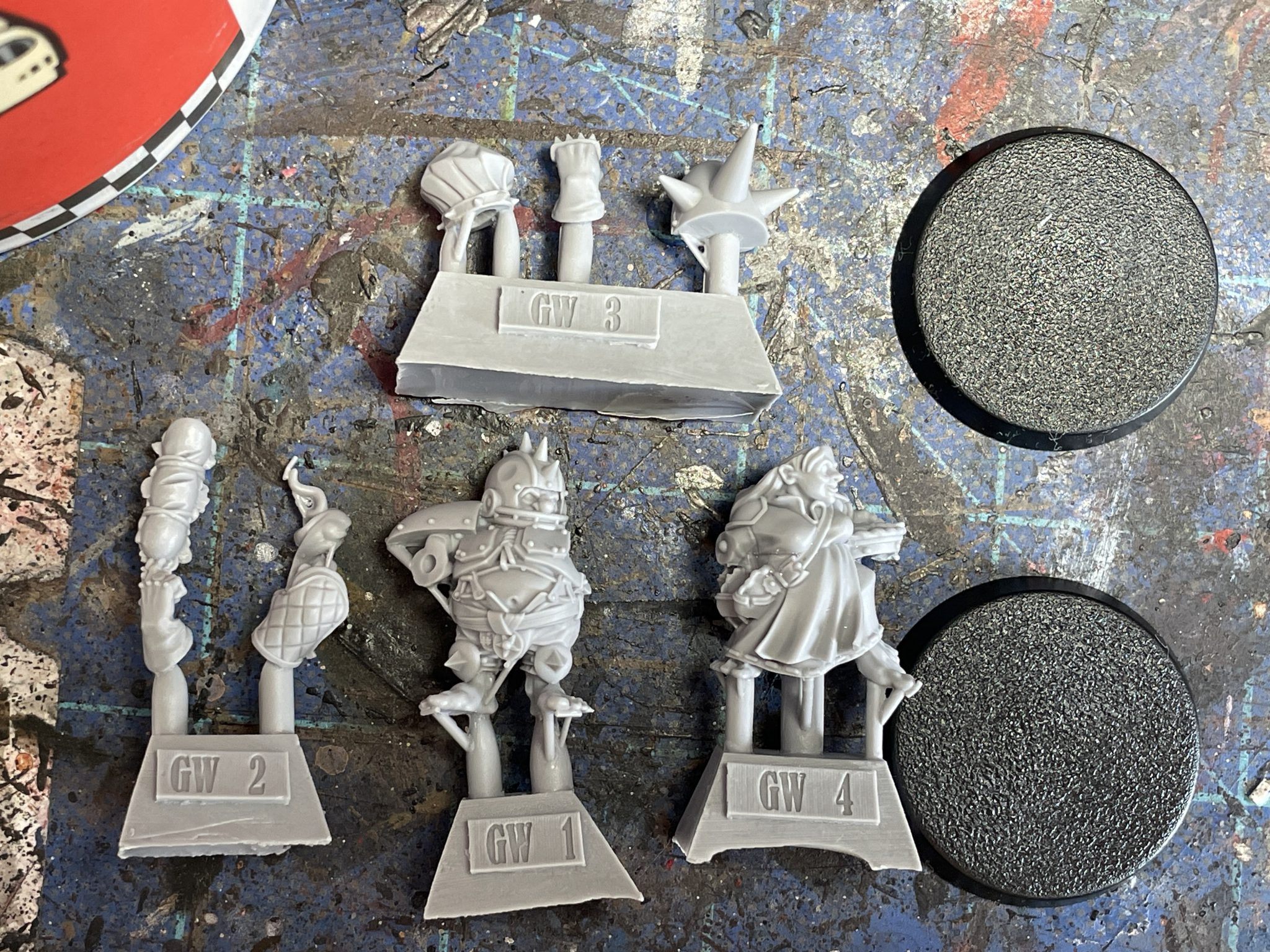 Bloodbowl Model Review: Cindy Piewhistle and Puggy Baconbreath | Goonhammer