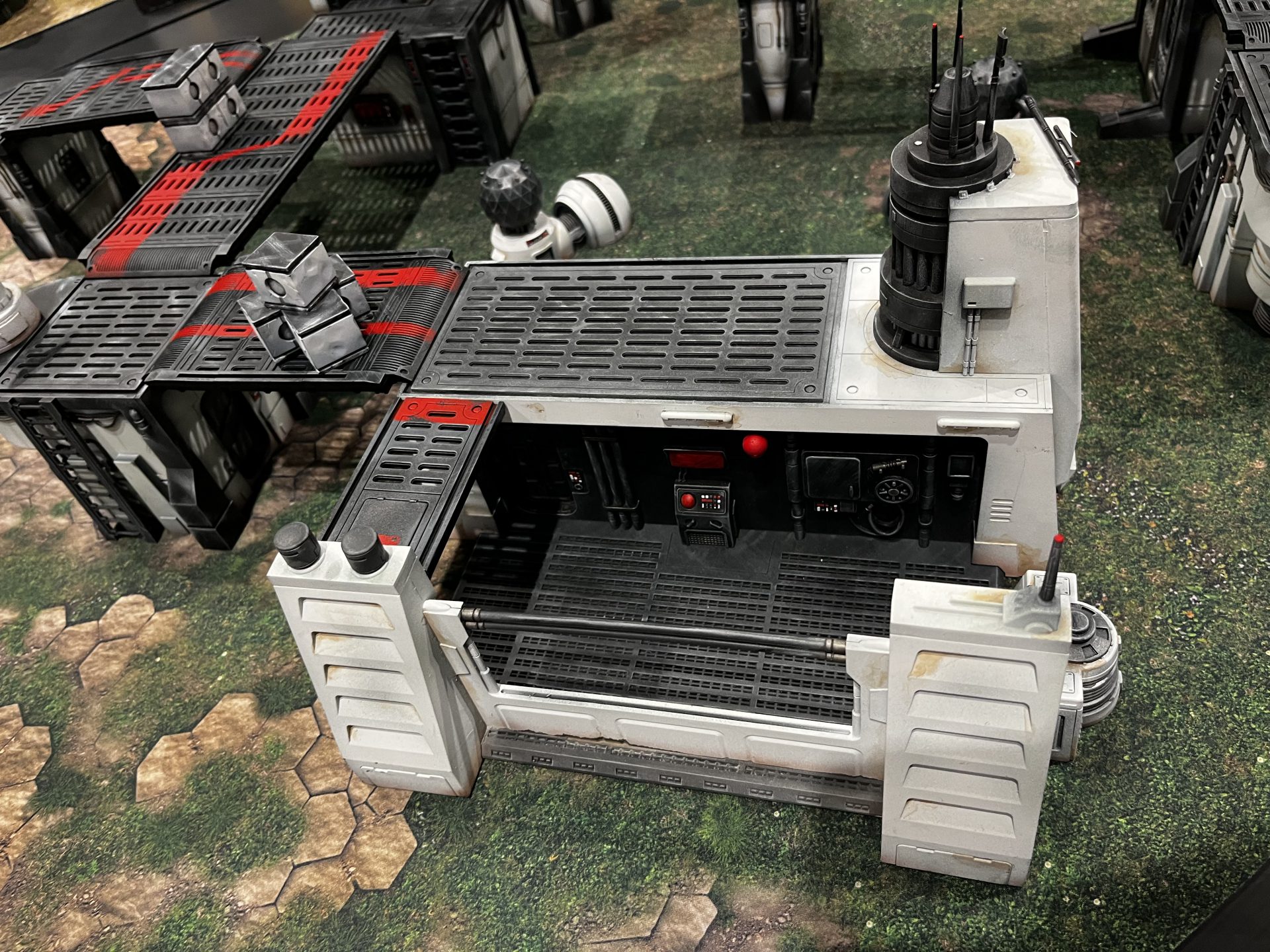 Terrain Talk: Star Wars Shatterpoint Maintenance Bay Terrain Pack ...
