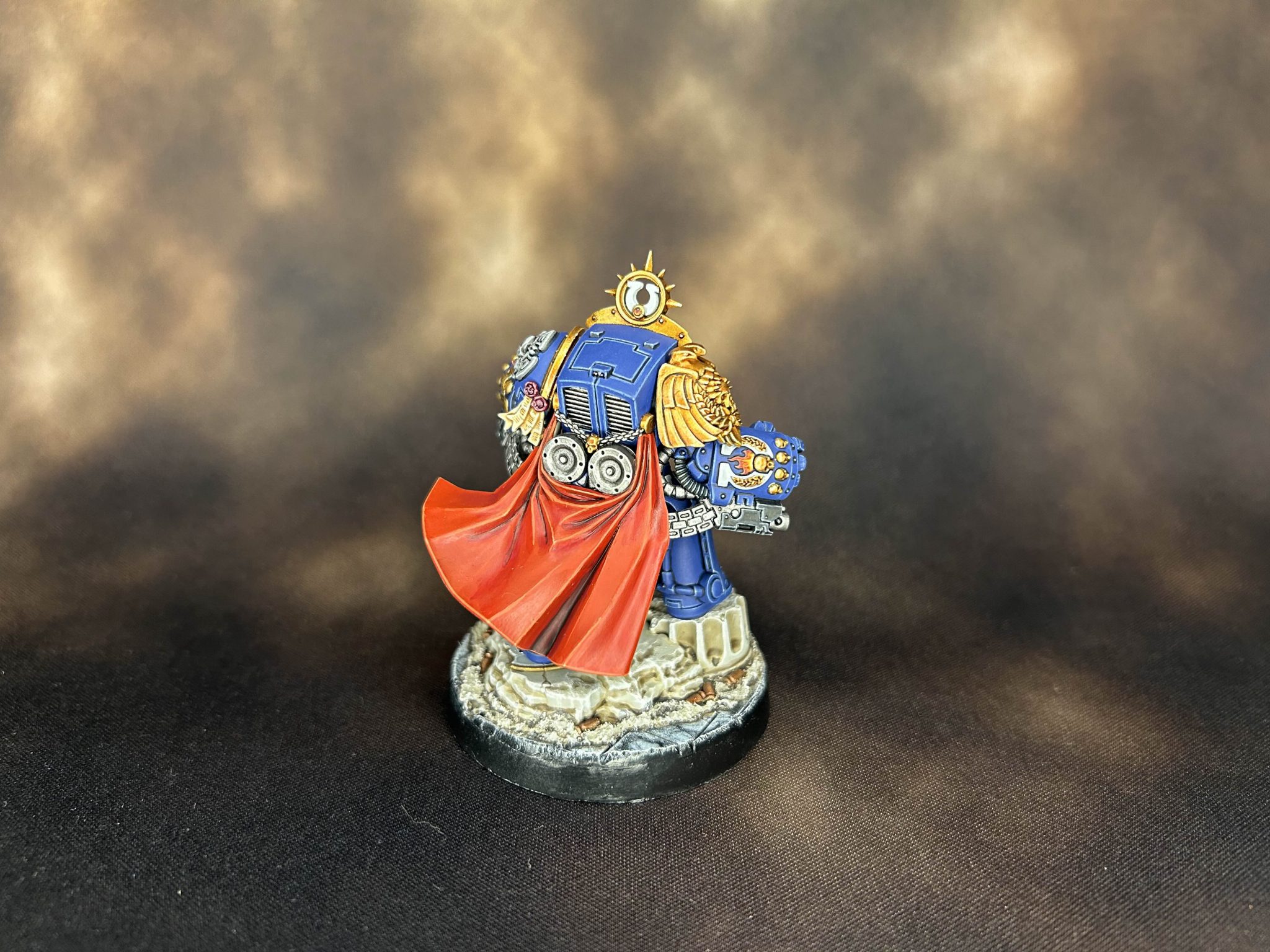 [40k] Model Review: Ultramarines Marneus Calgar, Cato Sicarius, Victrix ...